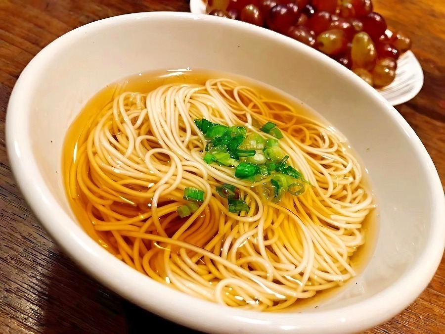 Jednoduché nudle (Yáng Chūn Miàn 陽春面) - NUDLIČKA